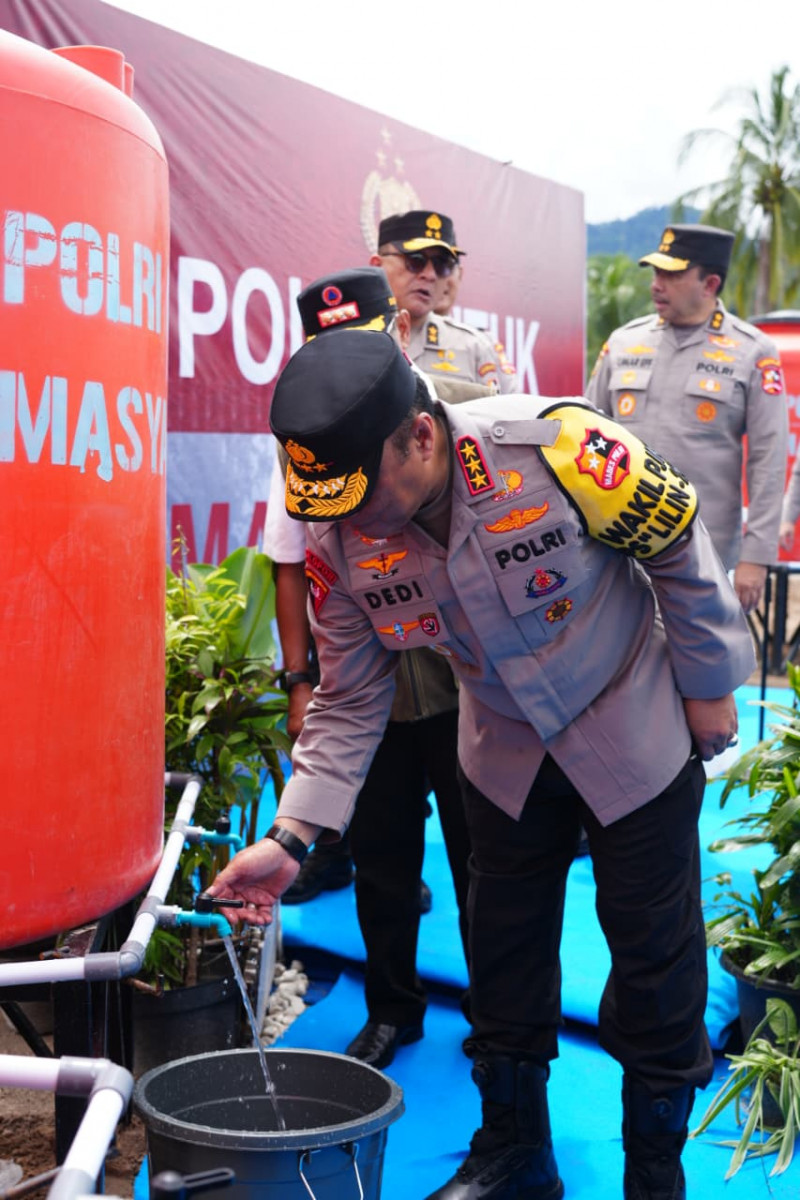 Media Budaya Indonesia | Wakapolri Tinjau Dapur Umum Bhayangkari dan ...