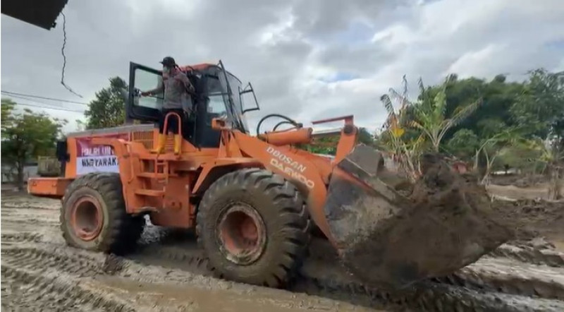 Media Budaya Indonesia | Kapolri Bantu Alat Berat untuk Percepat ...